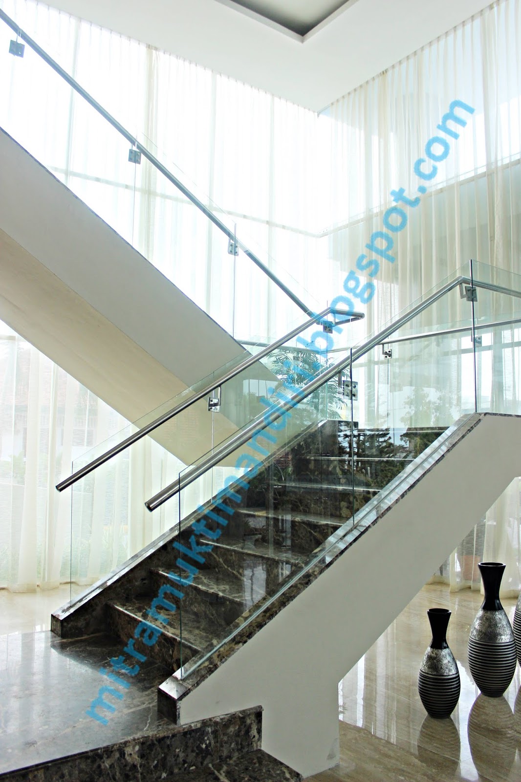 MITRA MUKTI MANDIRI: RAILING KACA TEMPERED