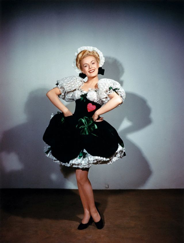 30 Glamorous Color Photos of June Haver in the 1940s and ’50s ~ Vintage ...