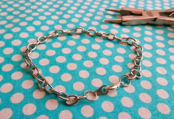 DIY: Hand Chain Tutorial {2 Ways} | Neon Rattail