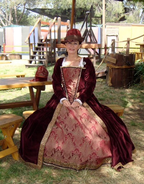 A Sampling of Renaissance Faire Costumes | Keep Calm and Craft On Blog