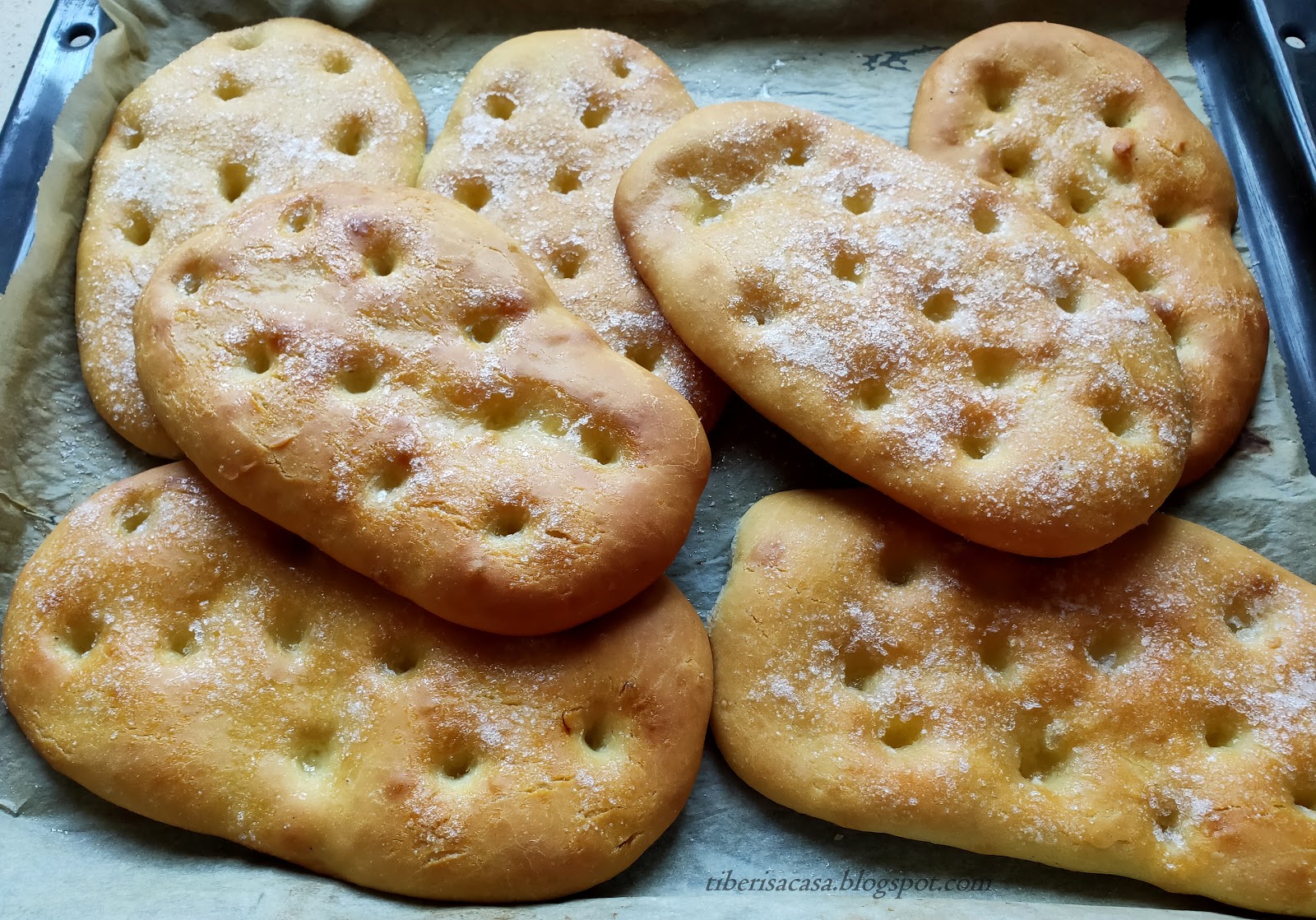 TIBERIS : ~ Coca de pan ~ coca de forner ~ coca amb oli i sucre ~ coca ...