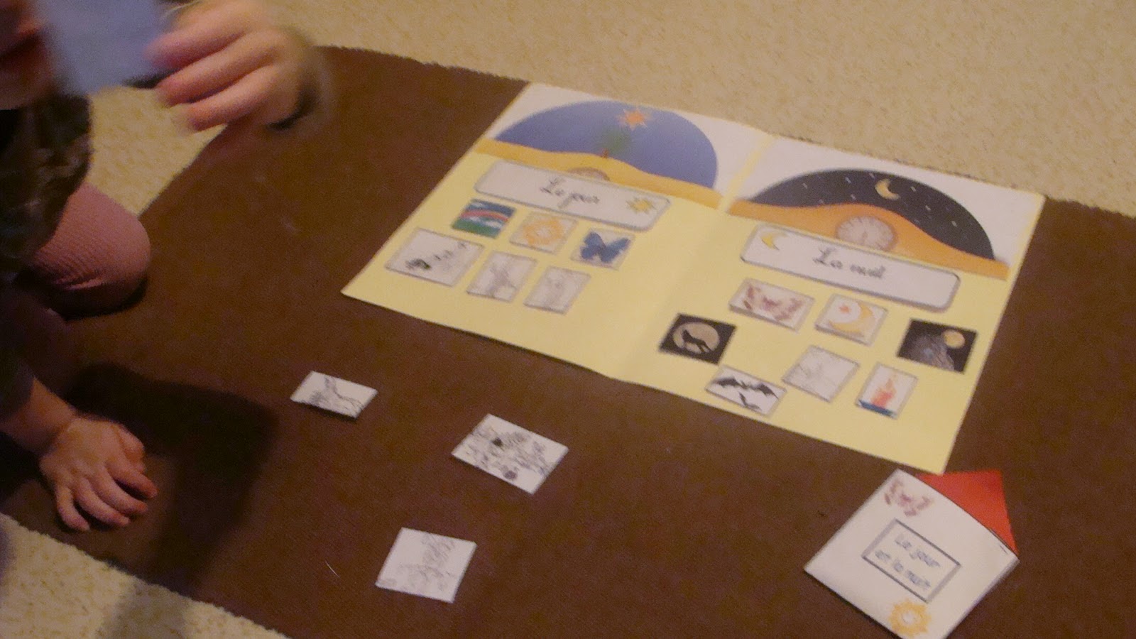 La maternelle à la maison: Distinguer le jour et la nuit