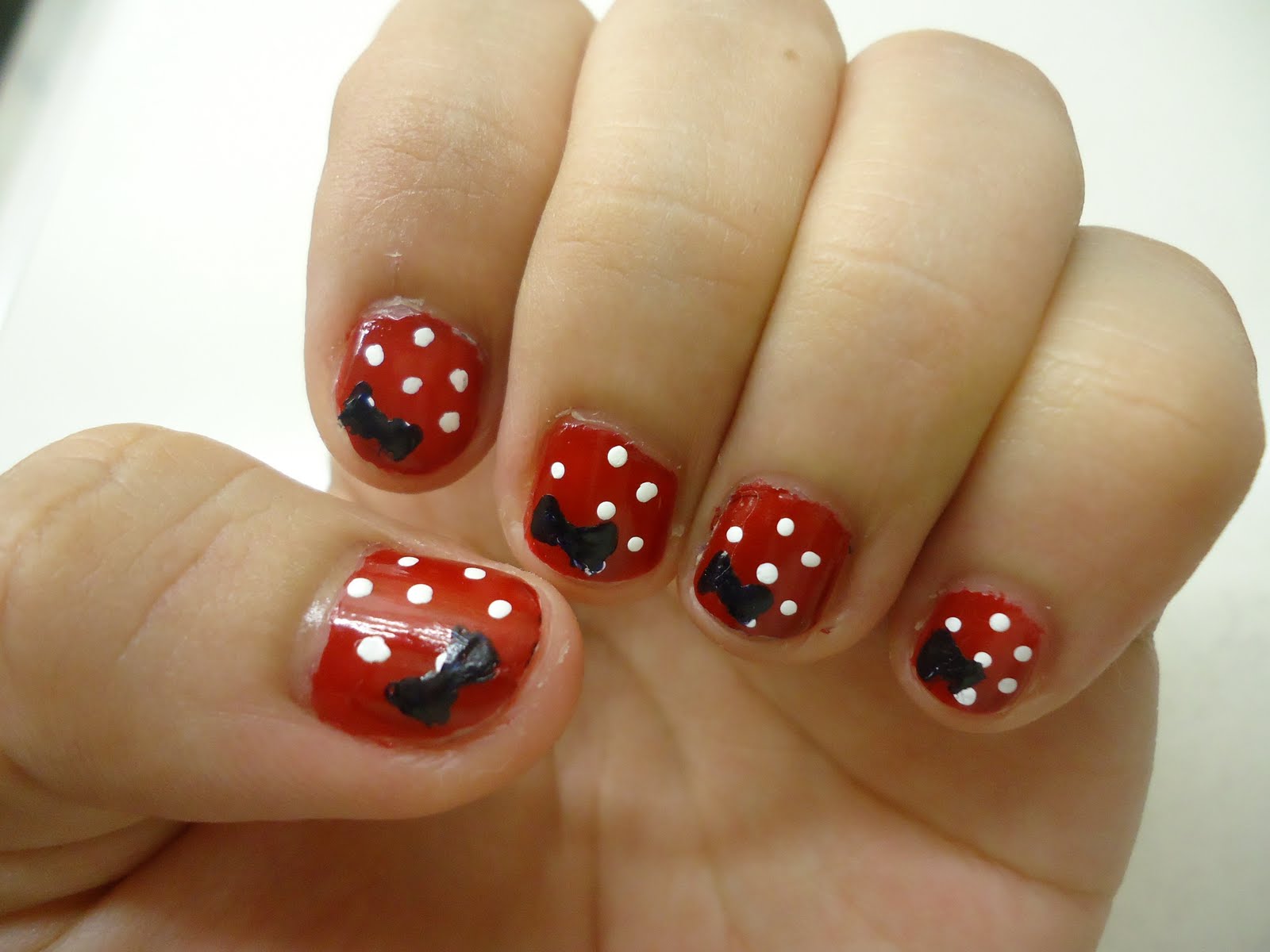 Simply Brunette Minnie Mouse Inspired Nail Art
