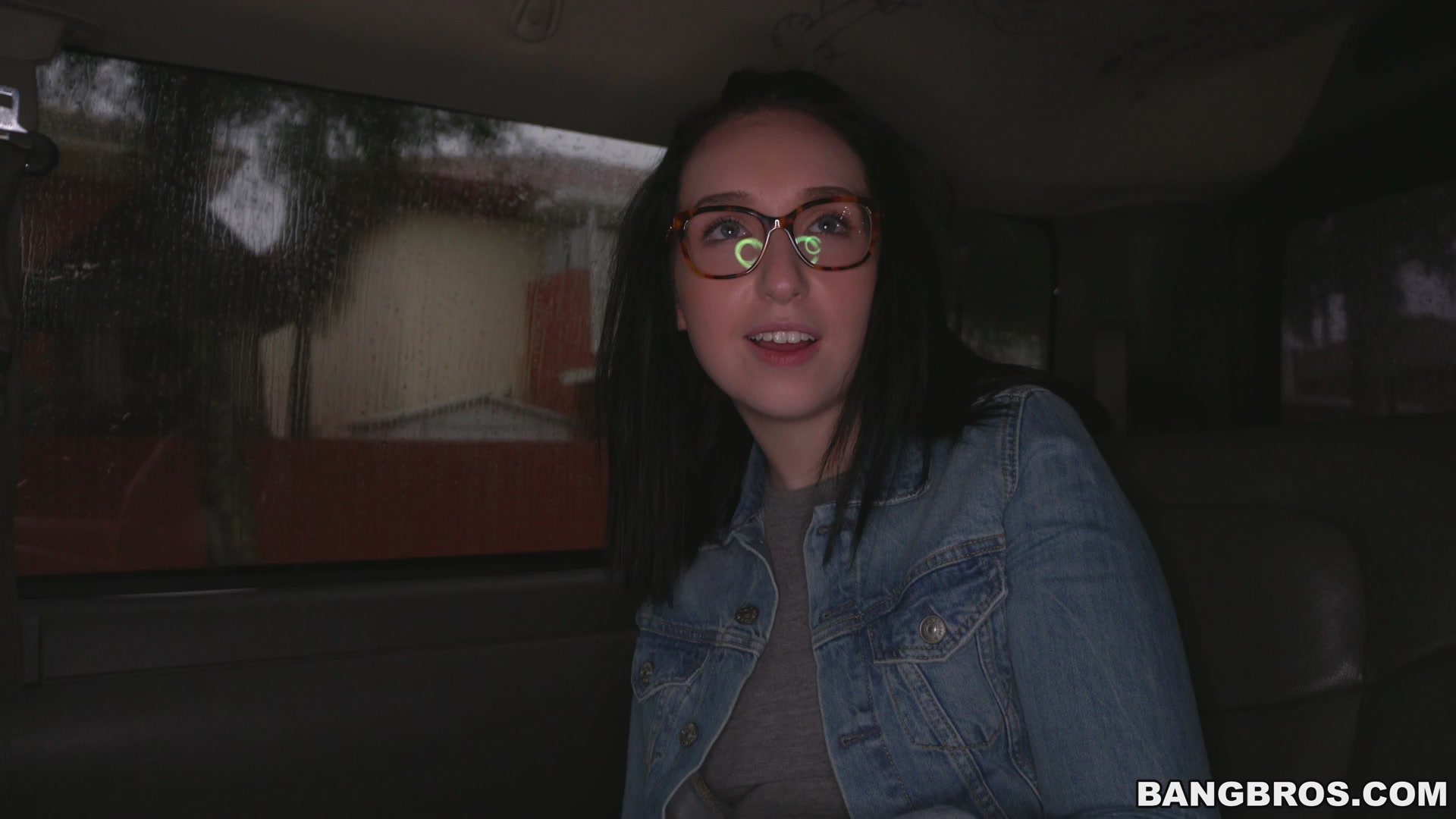 Bang Bus - Scarlett's Wild Ride on The Bus - narasi.online+