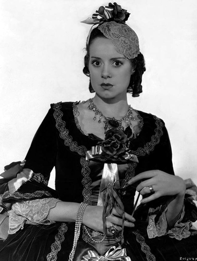 The "Bride of Frankenstein": 40 Glamorous Photo of Elsa Lanchester in ...