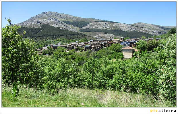 Pueblos rojos y negros de la sierra de Ayllón