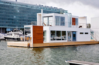 House - Building function: Building a floating home