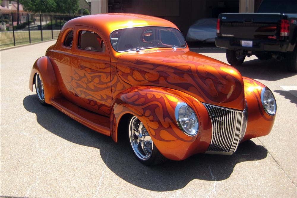 biker excalibur II: 1939 FORD CUSTOM DELUXE 2 DOOR COUPE by Barrett-Jackson