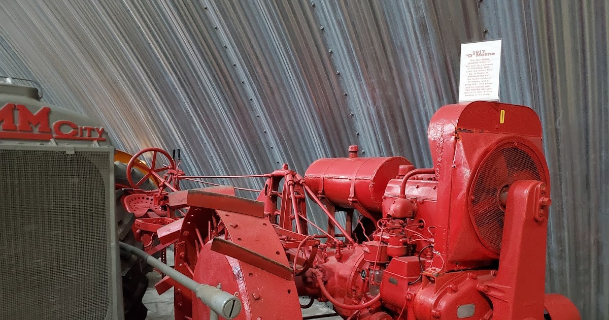 Schwanke Car, Tractor and Truck Museum: The Moline Universal Model D ...