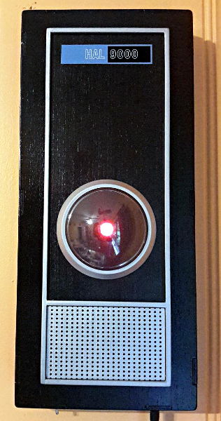 Markus Wobisch: HAL 9000 Replicas - beyond the face plate - part I