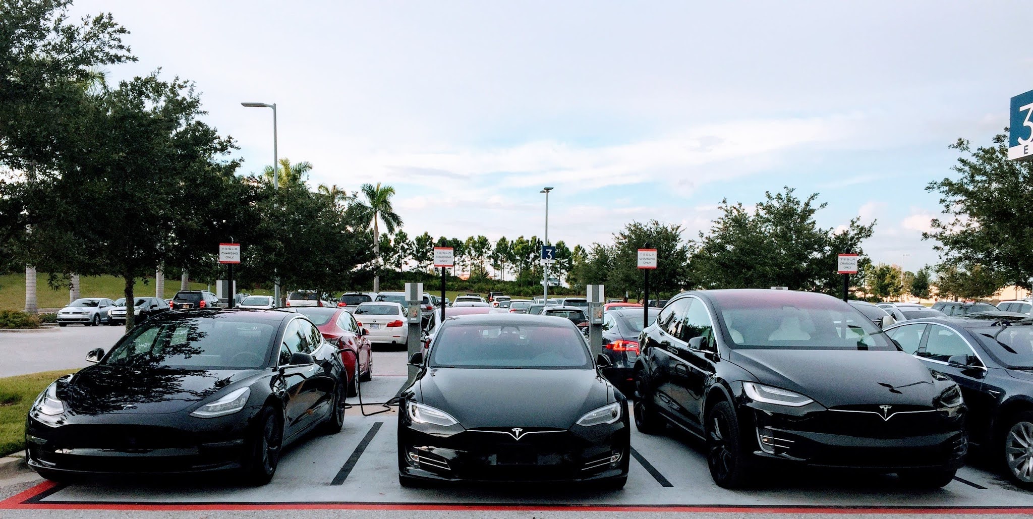 26 Fakta Menarik Tentang Mobil Tesla Yang Belum Banyak Diketahui Banyak ...