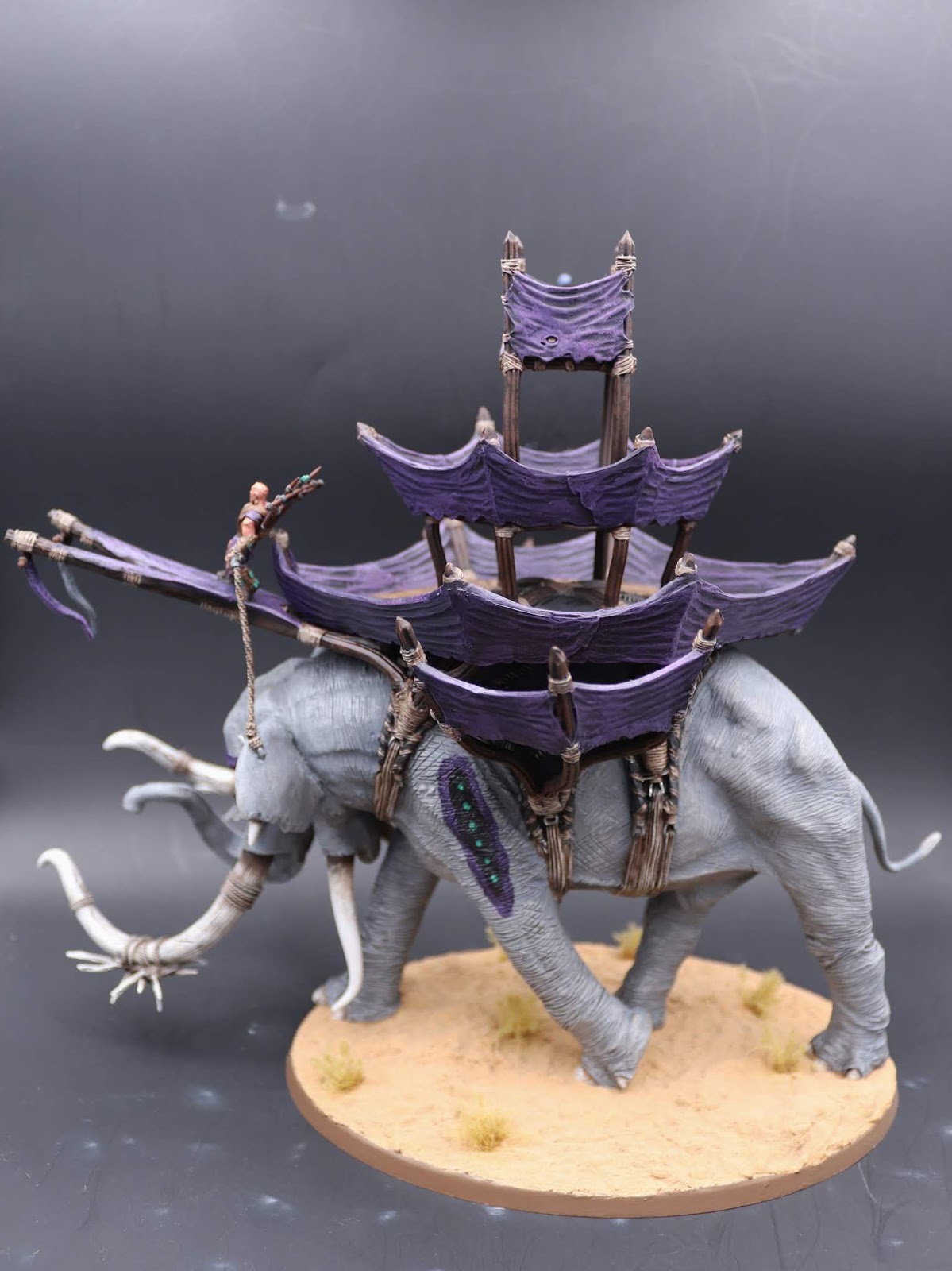 El Sobaco de Darel: El Mumak War Leader ya está aquí junto a su séquito.