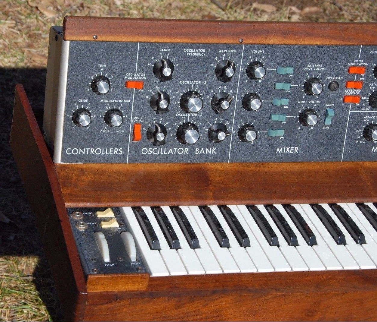 MATRIXSYNTH: Minimoog Model D Vintage Analog Synthesizer with old osc ...