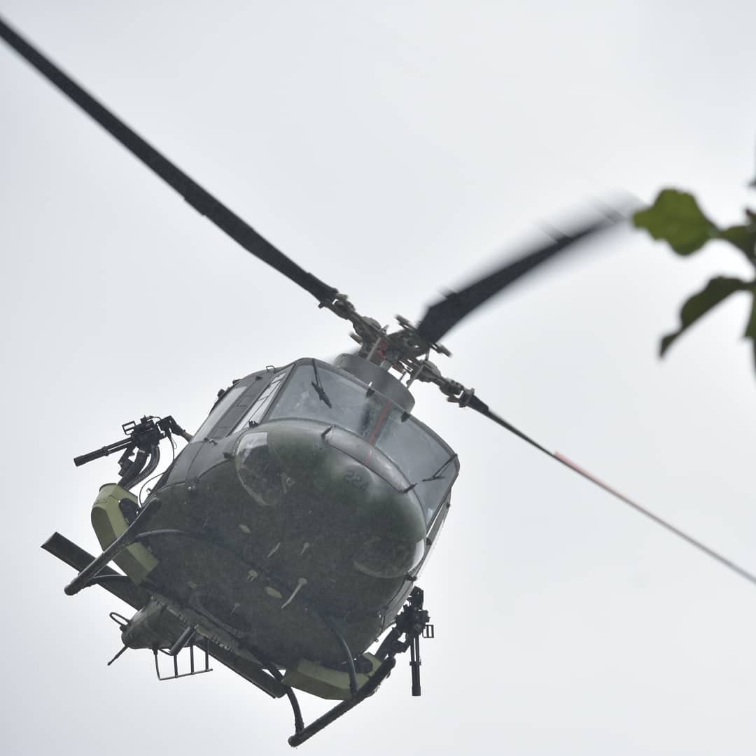 DEFENSE STUDIES: Uji Coba Penembakan Gatling Gun Helikopter Bell 412 ...