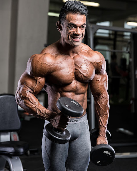 Worldwide Bodybuilders: Top Fijian stallion Zoheb Razak