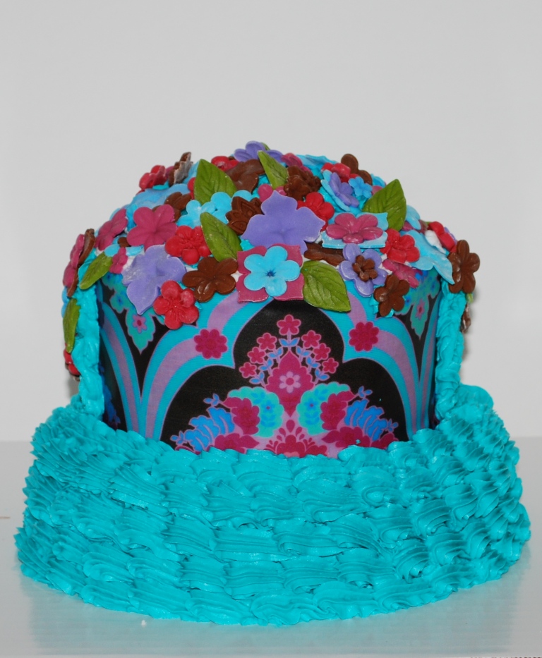 Boutique NutMeg Designs: Combining my Loves Fabric & Cake Decorating