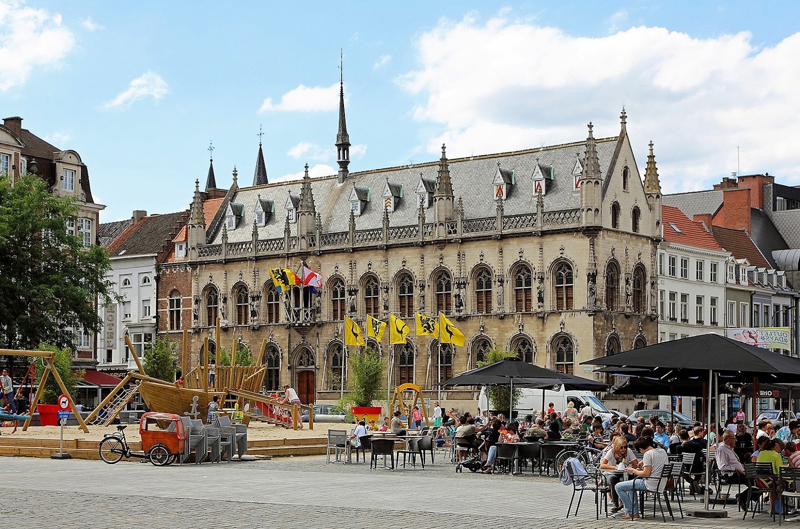 Fieggentrio: Menen ligt dicht bij Kortrijk (maar verre van Waregem).