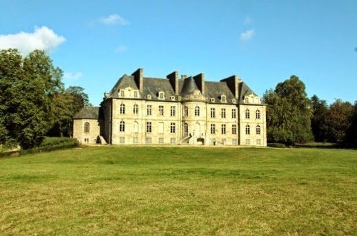 From City to Suburbia: CHATEAU SAINT BRIEUC