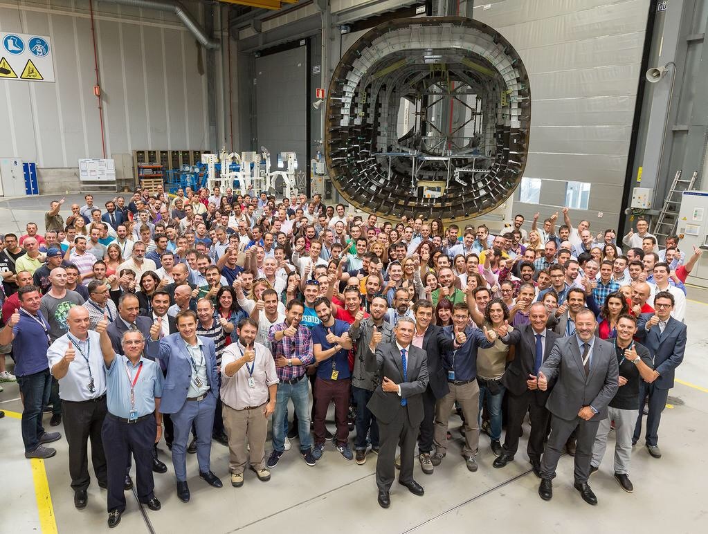 A350 XWB News: First A350-1000 fuselage sections´ manufacturing on track.