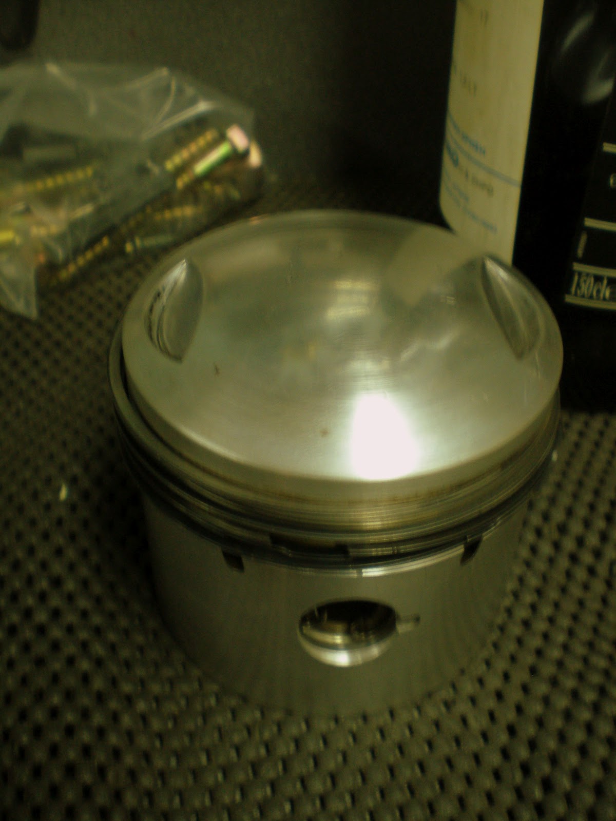 HomοRαtuς: decarbonising/decoke enfield cylinder head-piston