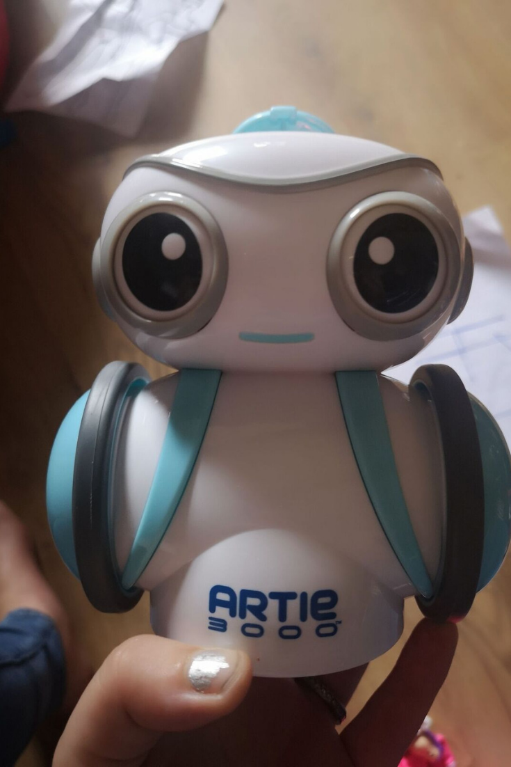 A Drawing Robot?! Meet Artie... - Mumma And Her Monsters