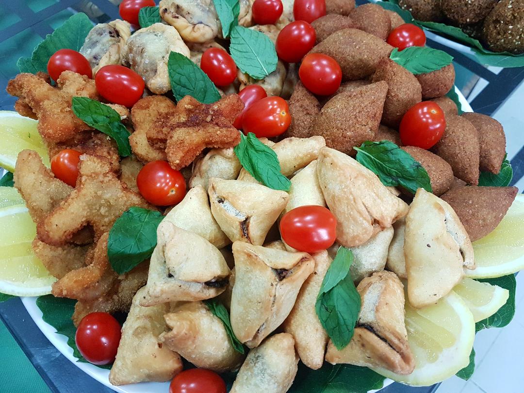 Maryam's Culinary Wonders: 1203. Arab Finger Food Platter