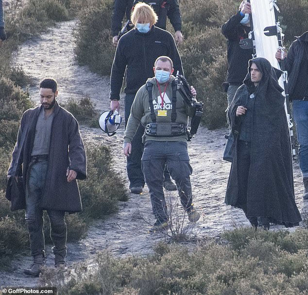 Henry Cavill News: New Pics: Geralt & Istredd On The Set Of 'The ...