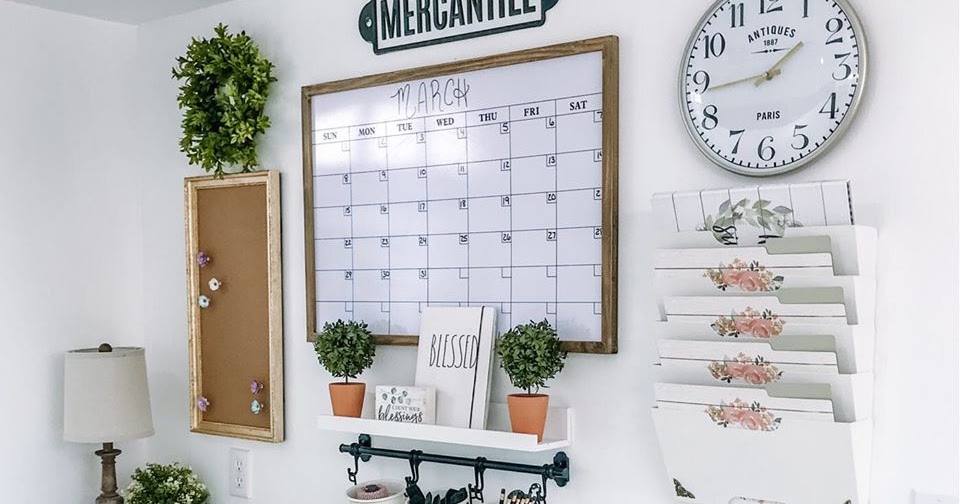 The Daily DIYer: Farmhouse Command Center