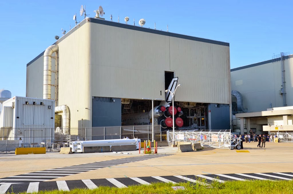 Suburban spaceman: NASA Space Shuttle Hangar assigned to Boeing X37B ...