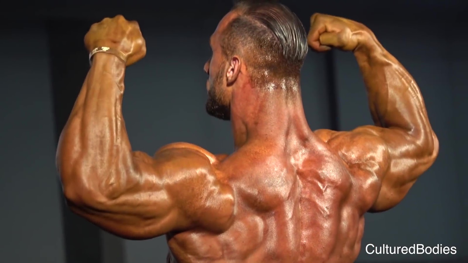 Muscle Lover: Tall Serbian IFBB Pro bodybuilder Maksim Trzin