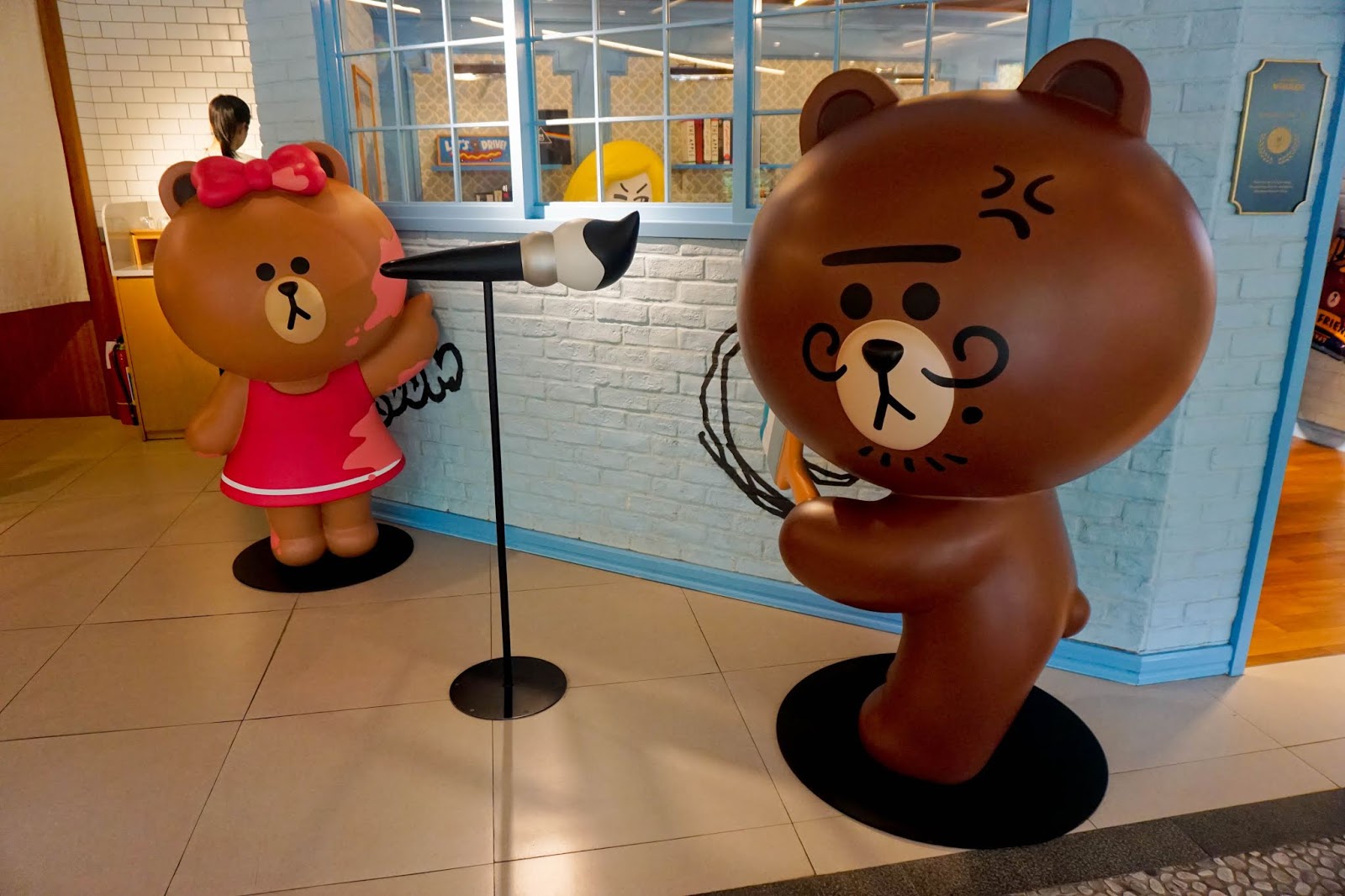 LARGEST LINE FRIENDS Store, Hang Zhou | 最大的LINE FRIENDS 店在杭州中国 ...