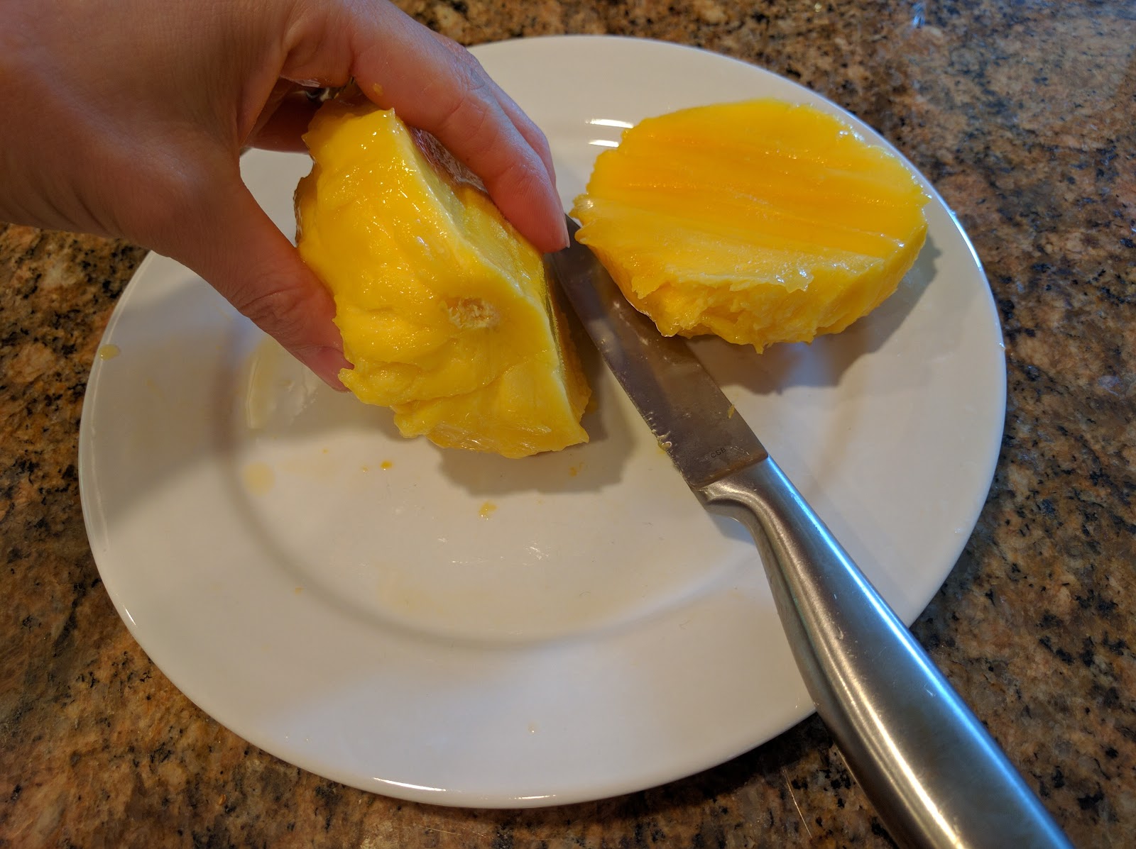 How To Peel A Mango - A Life Unprocessed