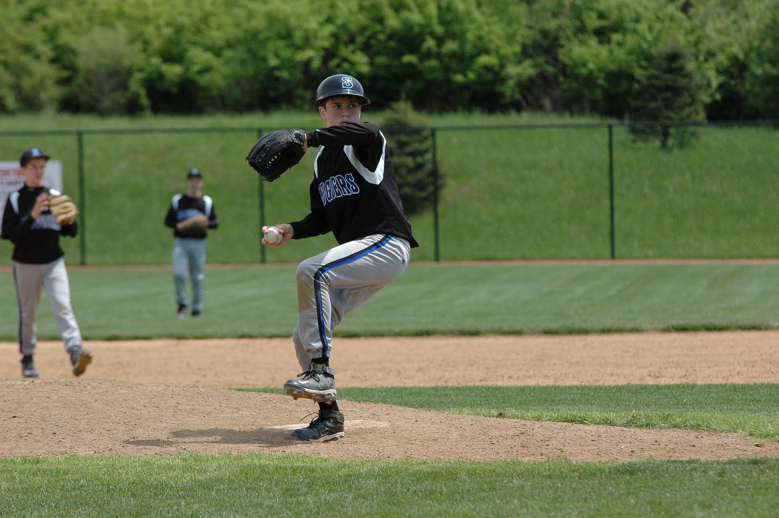 STATS DAD: Youth Baseball: Pitchers Should Wear Helmets