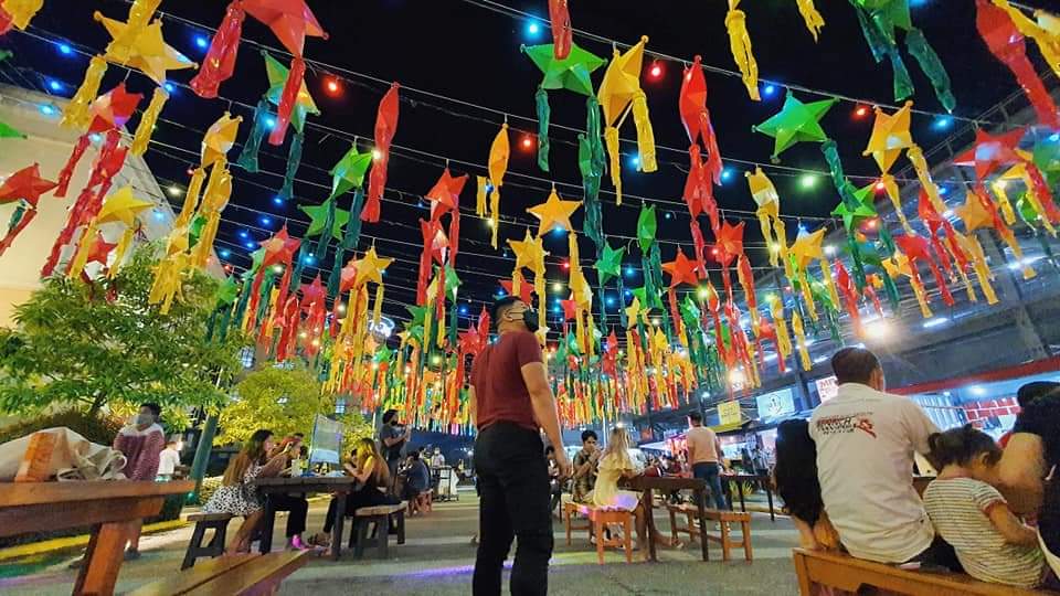 Festive Walk Iloilo showcases hand-made parols from BJMP Iloilo, Negros ... Festive Walk Iloilo showcases hand-made parols from BJMP Iloilo, Negros ...
