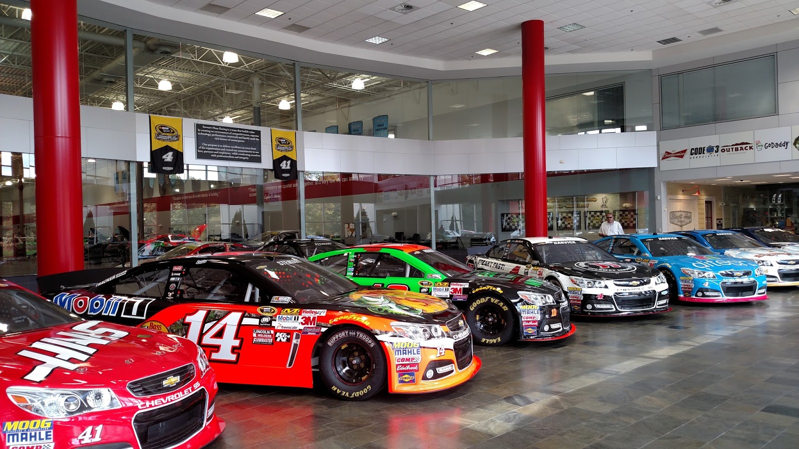 YAW MOMENT RACING: Steward-HAAS Racing Facility