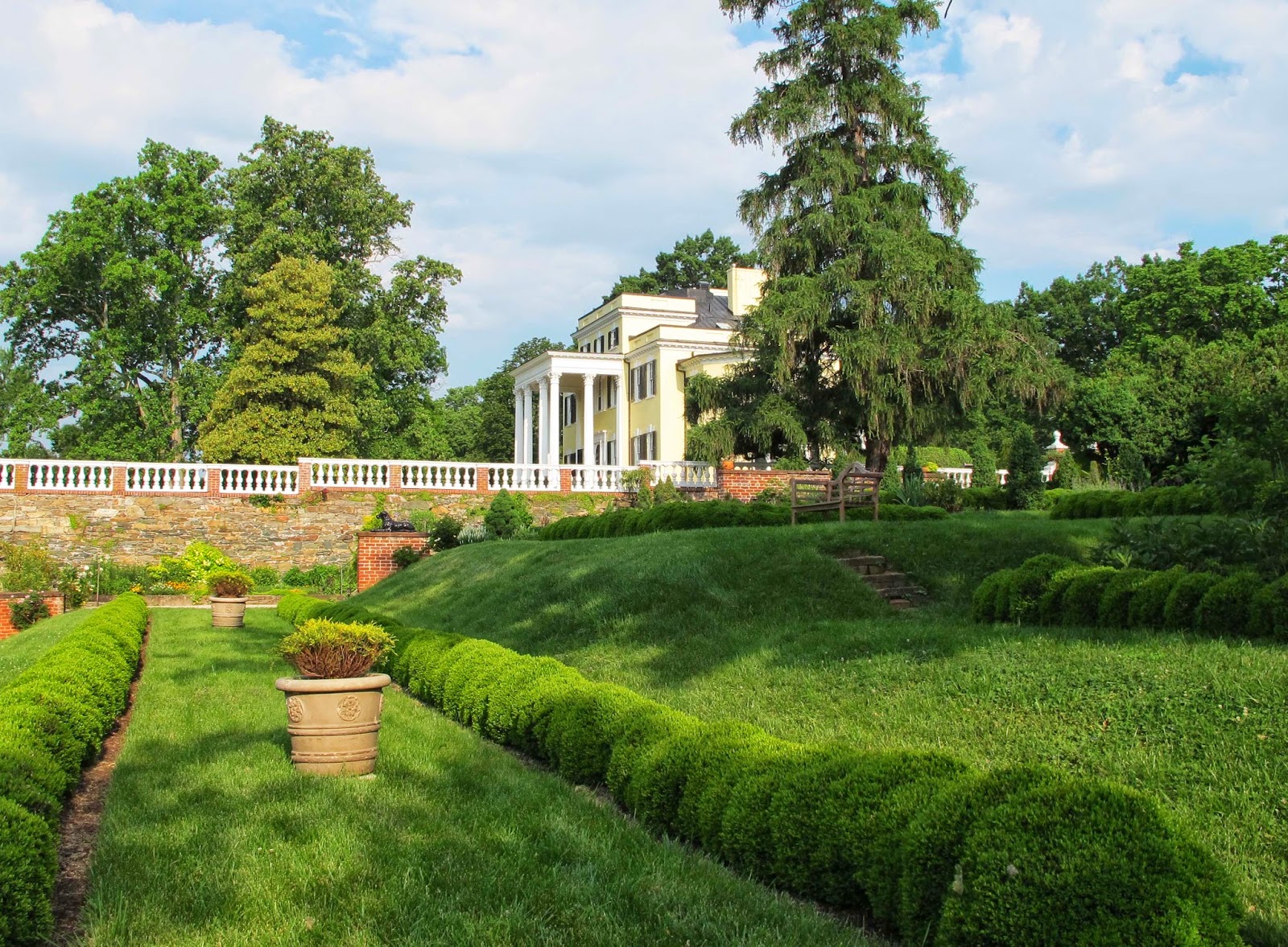 BIG OLD HOUSES: A Virginia Plantation