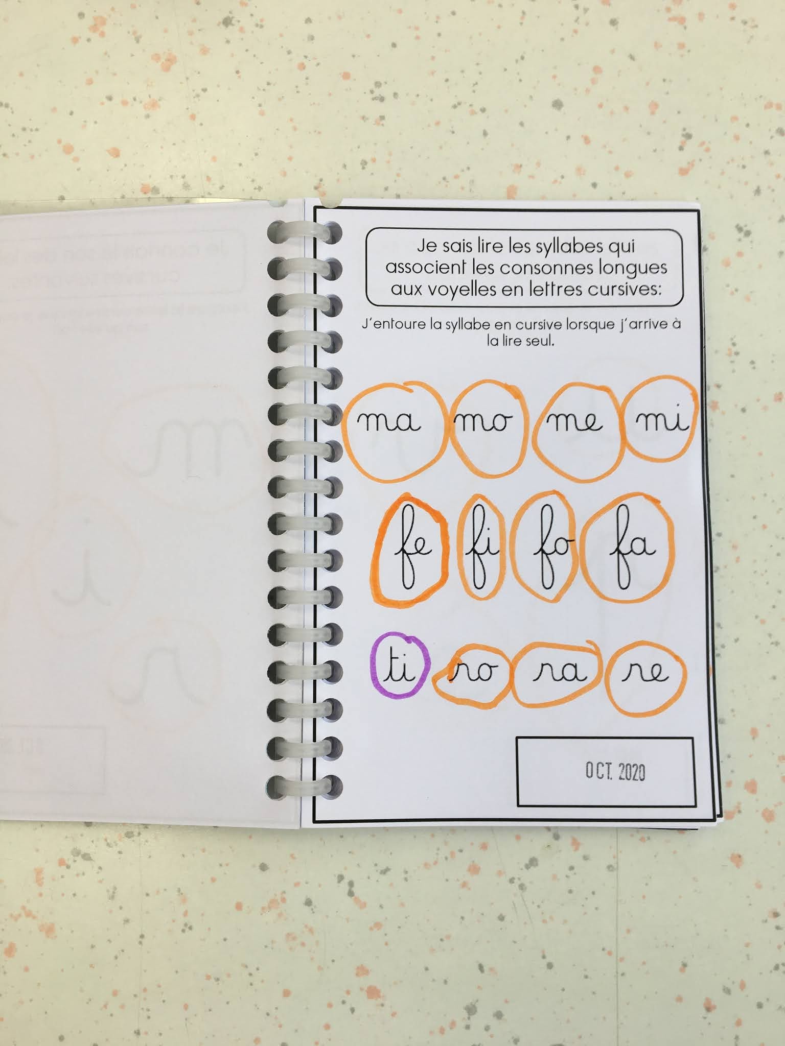 La maicresse à bicyclette: Cahiers de lecture de sons, syllabes, mots ...