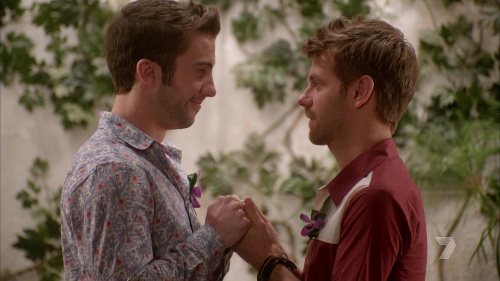 ausCAPS: Damien Bodie and Nick Simpson-Deeks kiss in Winners & Losers 2 ...