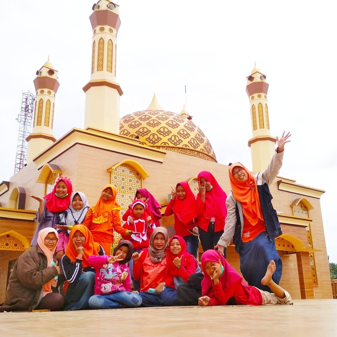 TBM Iqro Lempake: Wisata Dadakan di Mesjid Al-Misbah,