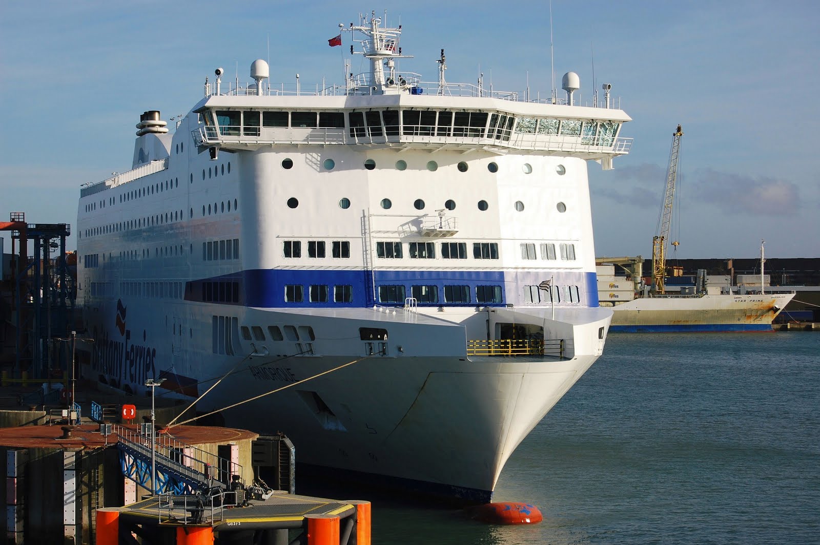 BRITTANY FERRIES: "ARMORIQUE"