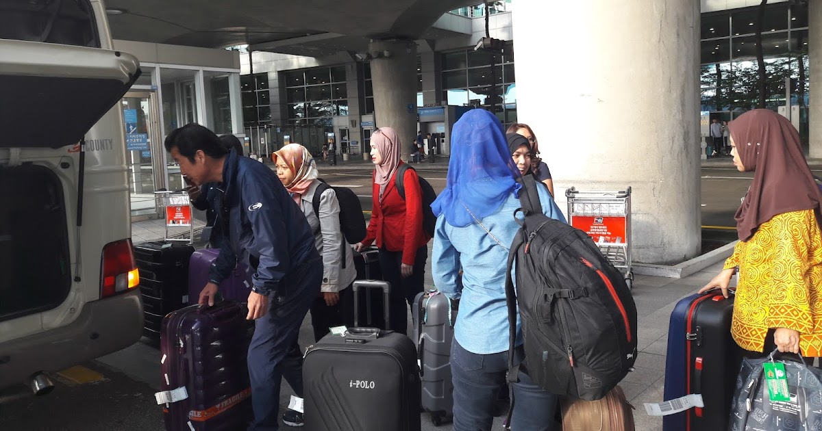 Agak tak muat nak letak beg kami﻿sampaikan kat tempat duduk | Terima ...