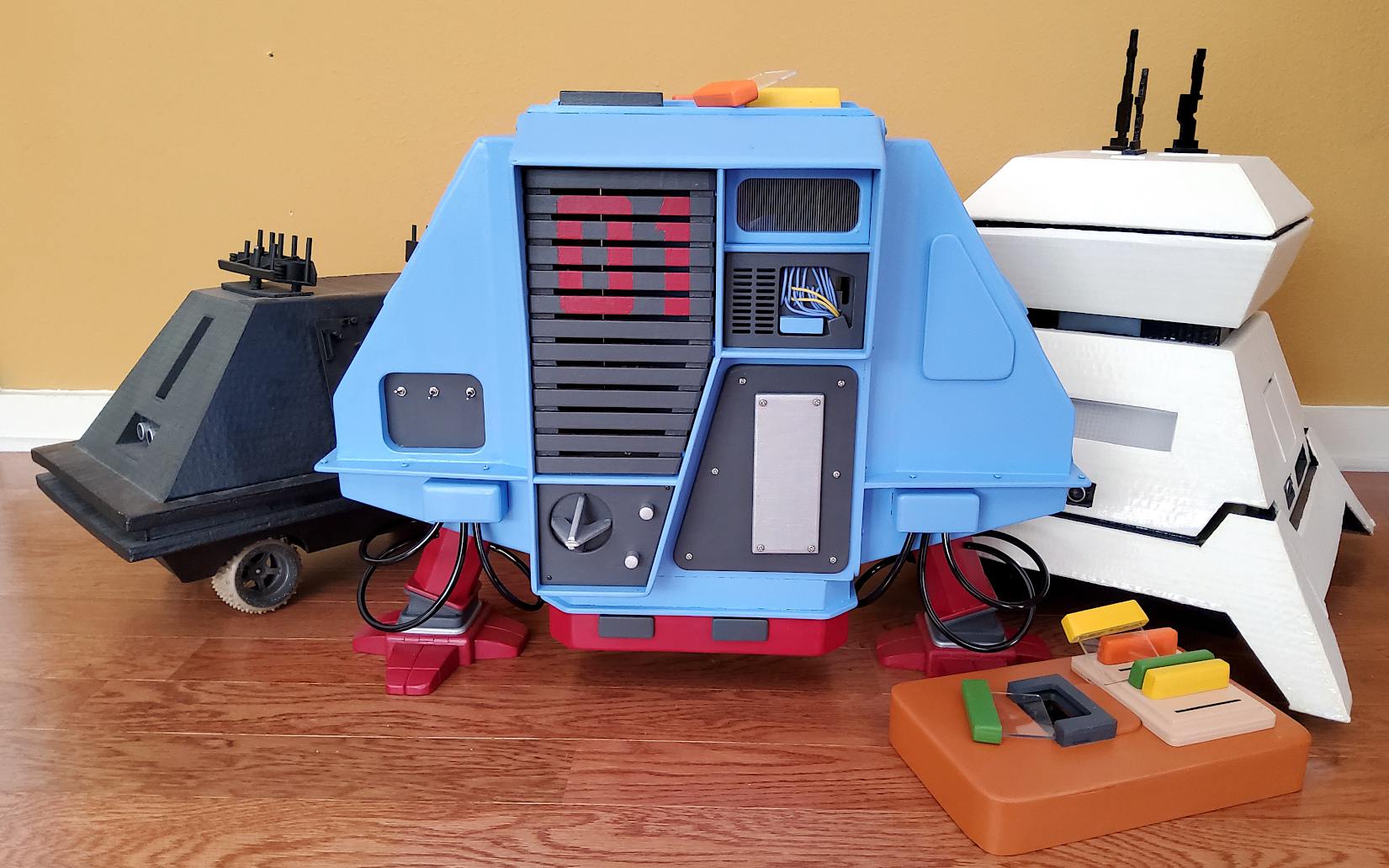 Markus Wobisch: Building the Dewey Drone from "Silent Running" (1972 ...