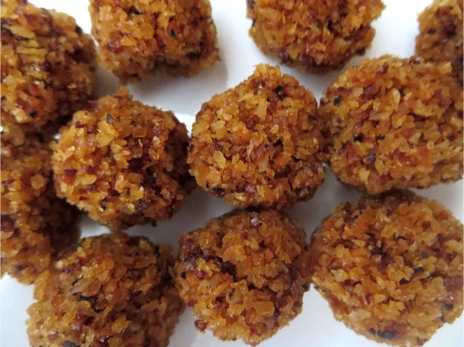 CARAMELIZED COCONUT CRUMBS - The Colombian Touch