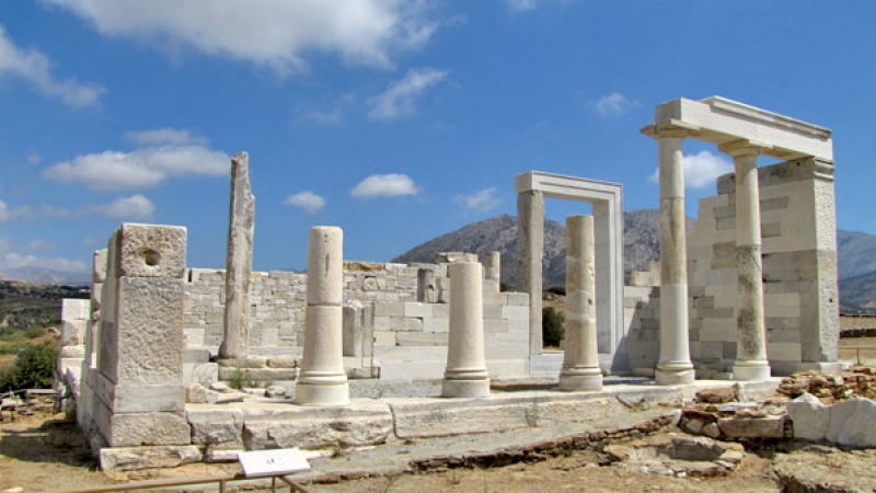 Η ρόδα και το...ρόδο!: Ναός της θεάς Δήμητρας στην Νάξο