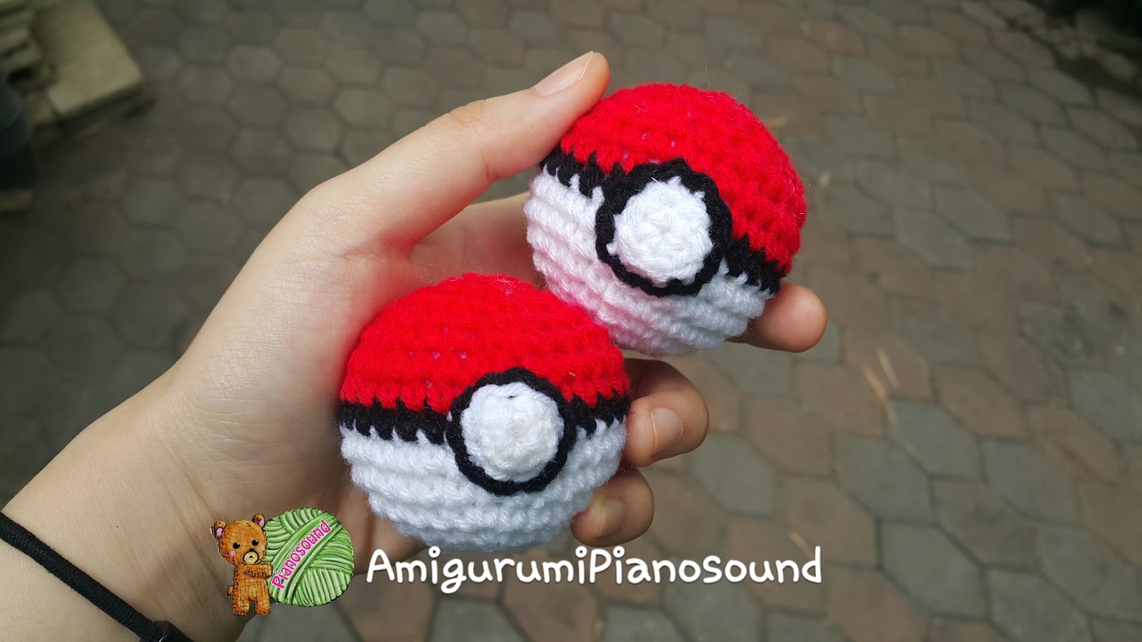 Amigurumipianosound Crochet Blog: Pokeball Free Crochet Pattern