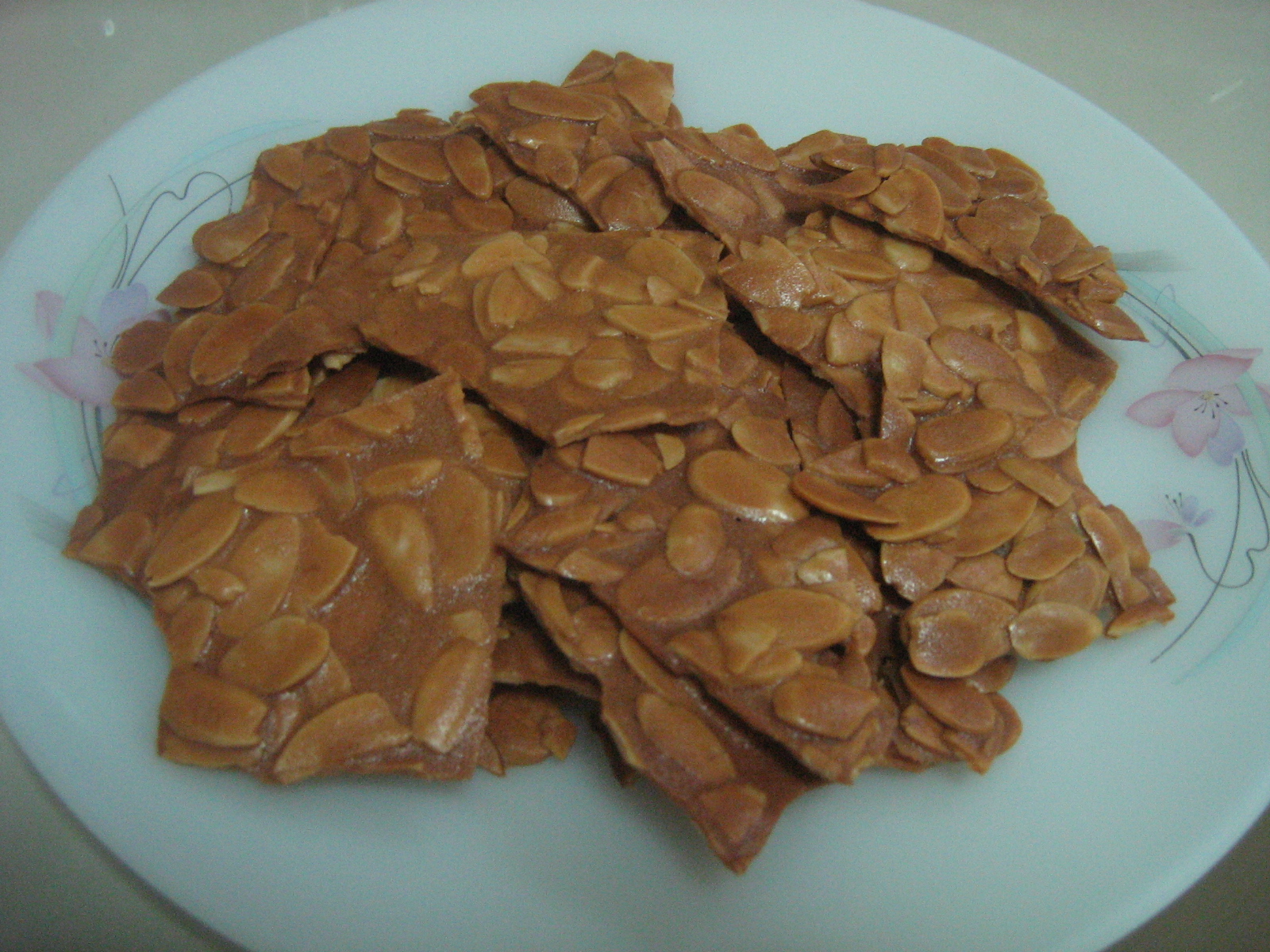 24/7 Passionate Mom: Almond Crisps