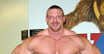 Muscle Lover: Aussie muscle giant Noah Steere