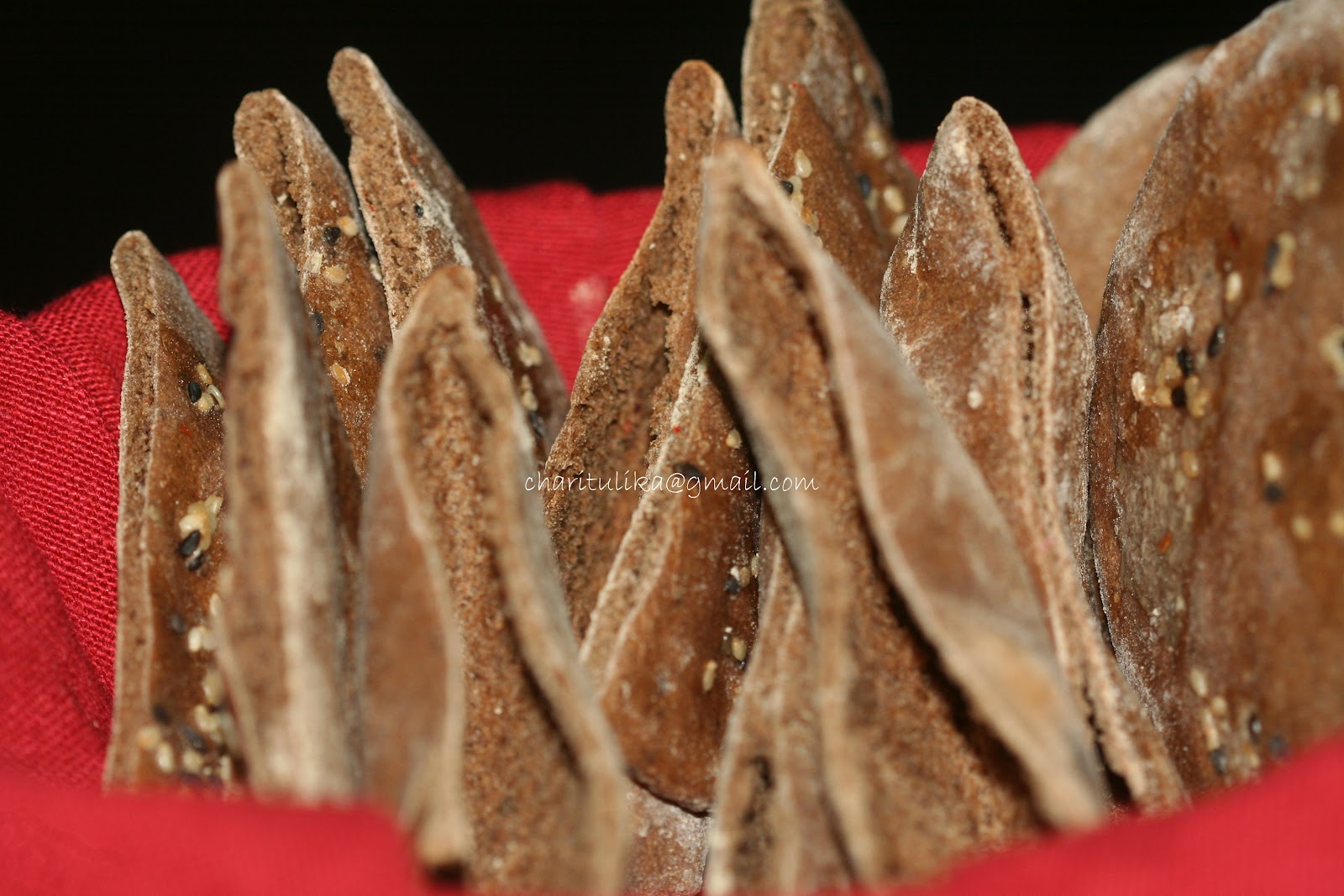 Blue Moon Chef...: BABY DARK RYE PITTA BREAD POCKETS