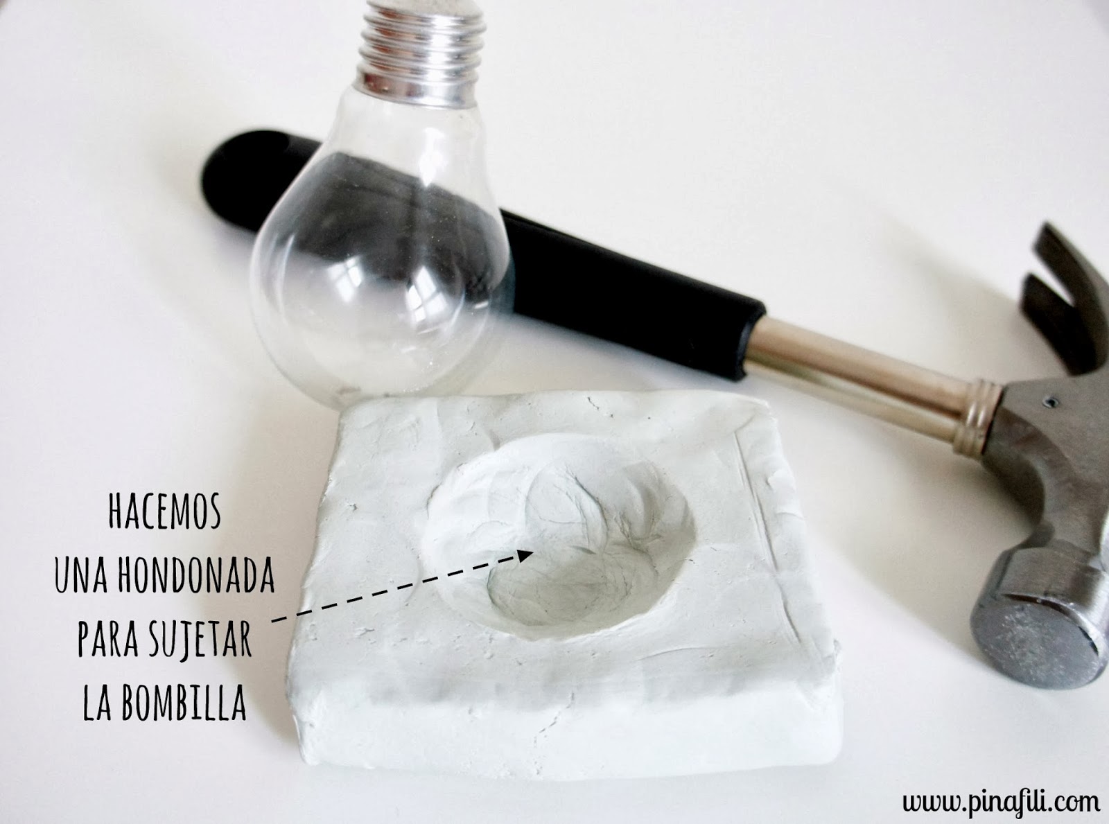 Pinafili Diy Florero Con Una Bombilla Y Pasta Para Moldear