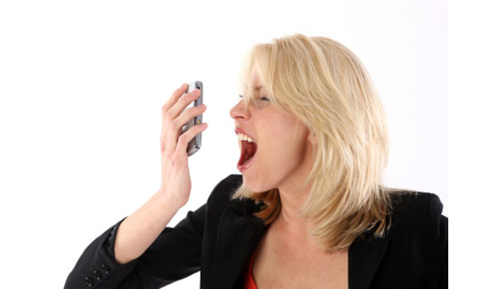 Sorpréndete cada día: Detenida por hablar demasiado alto por el movil